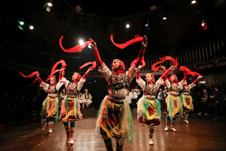 IN THE GUEST HOUSE - Teatro Koreja